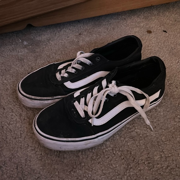 Vans | Shoes | Black Ward Low Top Vans | Poshmark